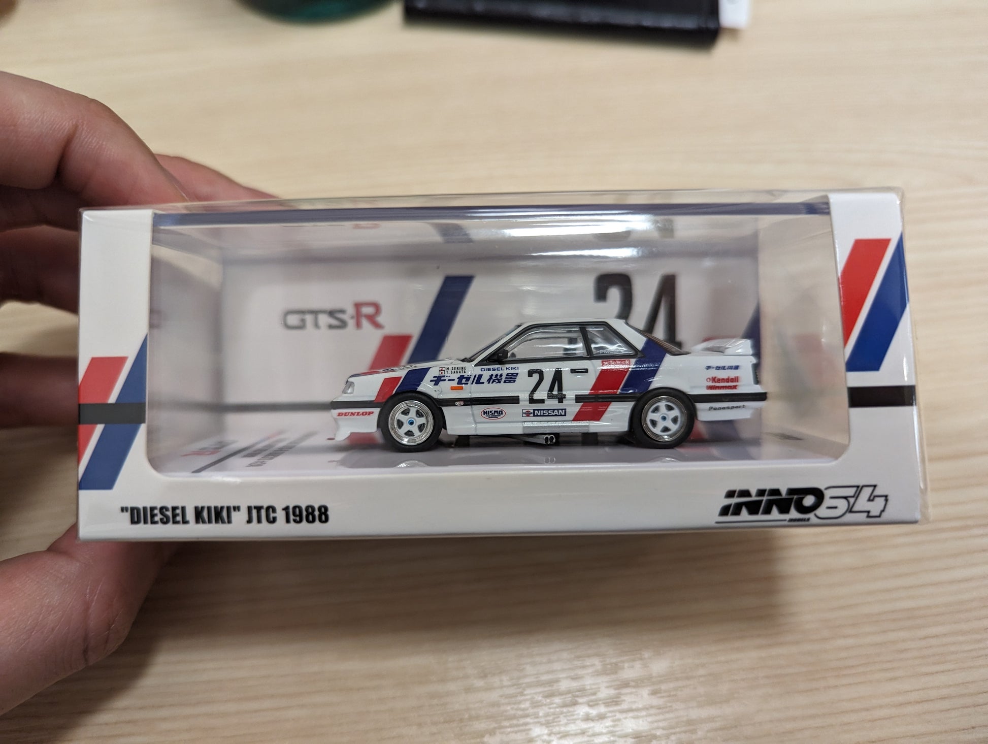Inno64 Nissan Skyline GTS-R (HR31) #24 "Diesel KIKI" JTC 1988 – Mobile Garage HK