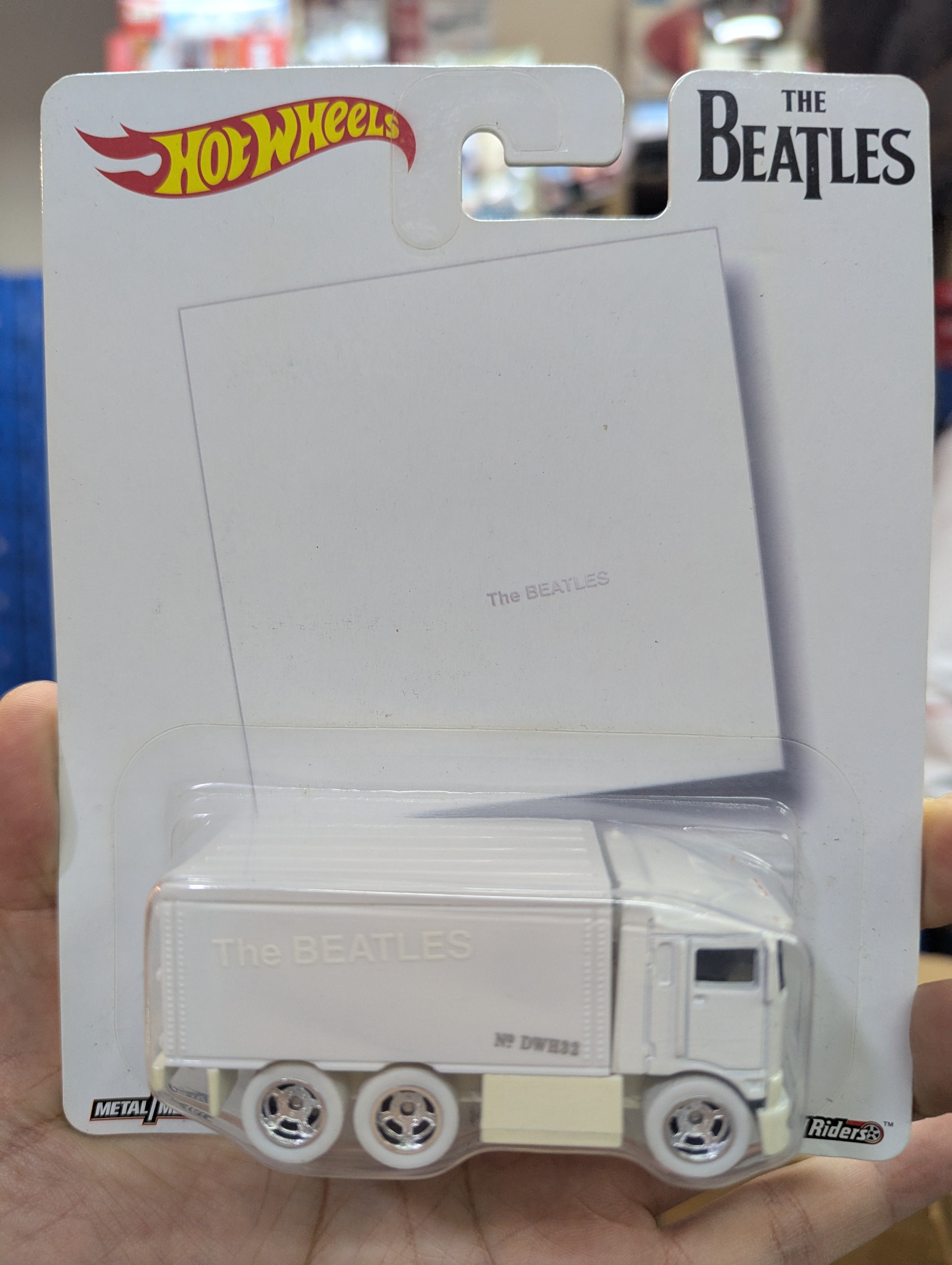 Hot Wheels Pop Culture The Beatles Hiway Hauler – Mobile Garage HK
